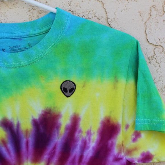 Tops | Alien Tie Dye Cropped Tshirt | Poshmark